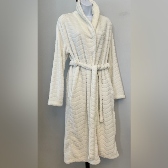 Intimates & Sleepwear | Ultra Soft Robe One Size Fits All | Poshmark